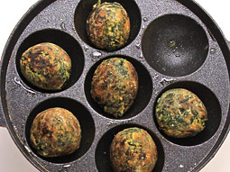 Palak Kofta Recipe - Spincah Kofta Curry Recipe with Step by Step Photos