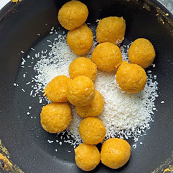 Mango Coconut Ladoo – Instant Mango Laddu in 15 minutes