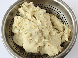 Gujarati Khichu Recipe with Step By Step Photos - Rice Flour Khichu