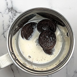 Oreo Milkshake Recipe with 3 Ingredients - Thick Shake