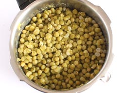Ragda Recipe - Make Best Ragda Patties, Ragda Samosa with Ragada